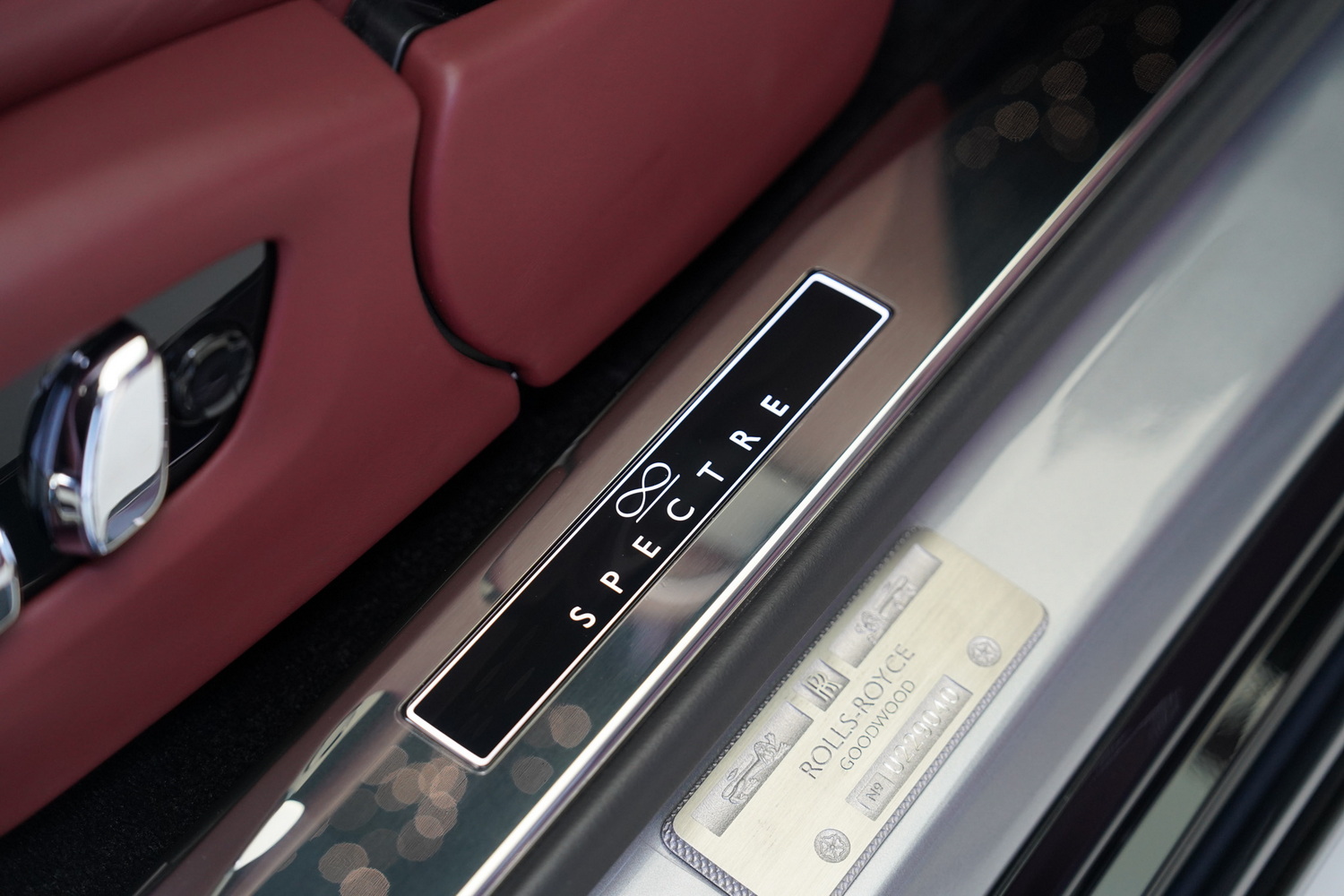 2025 Grey Rolls Royce Spectre Black Badge For Sale in Dubai, UAE