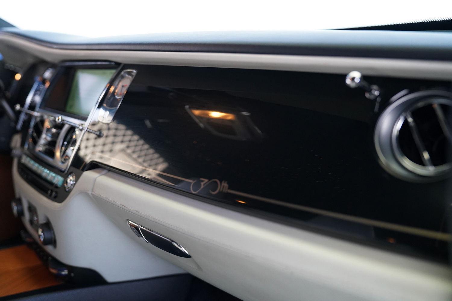 2016 Grey + Green Rolls Royce Wraith 30th Anniversary 1 of 1 For Sale ...